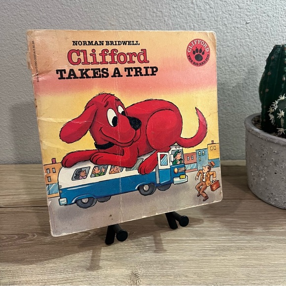 Accents | Vintage 1966 Clifford Takes A Trip By Norman Bridwell ...